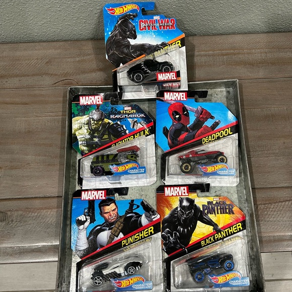Hot Wheels & Marvel | Toys | New Rare Set Of 5 Hot Wheels Character ...